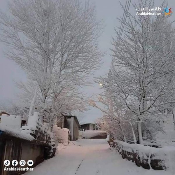 Pictures | Distinctive scenes of snow covering one of the mountain ...